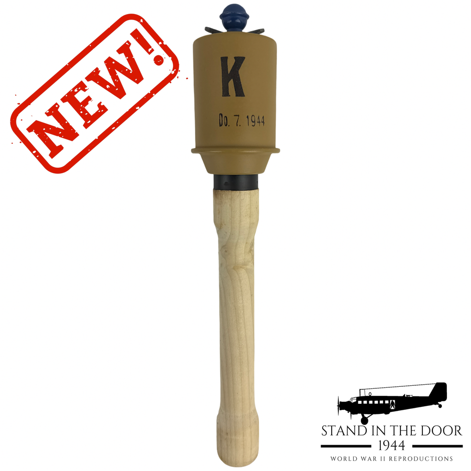 German Items – Stand In The Door 1944