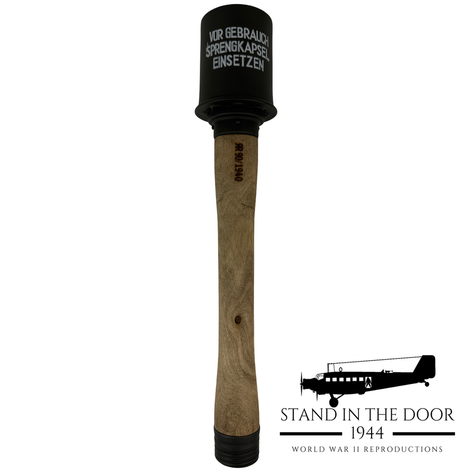 German Items – Stand In The Door 1944